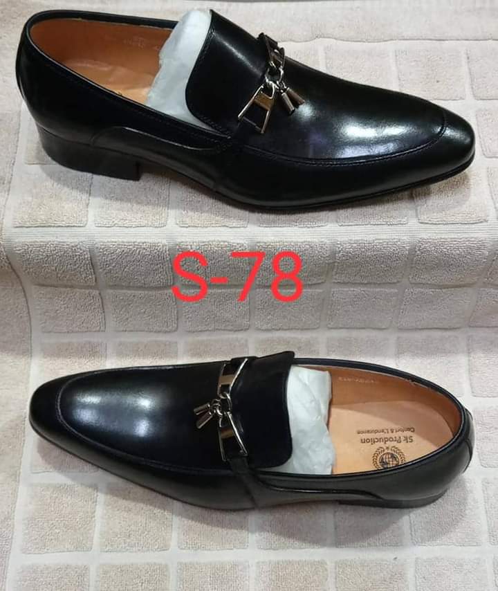 Soulier en Cuir Ultra Chic avec Bande Décorative - Chaussures de Luxe ...